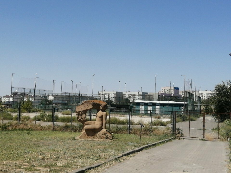 Çok amaçlı spor tesisleri Купол, Elista, foto