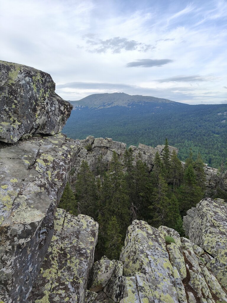 Dağ zirvesi Гора Синяк 1123 метра, Başkurdistan, foto