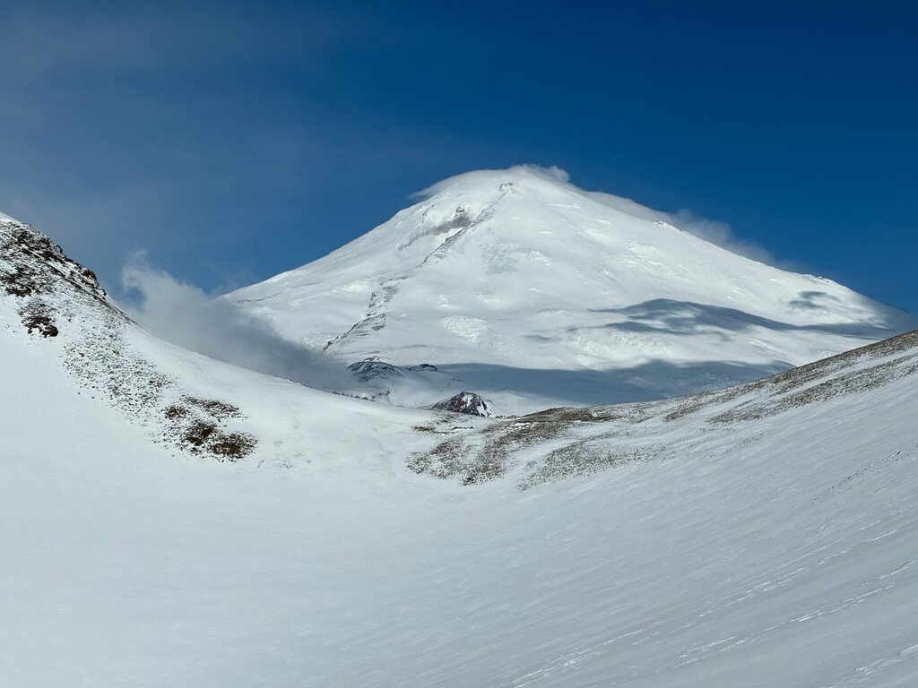 Dağ zirvesi Гора Чаткара 3898 метров, Kabardino‑Balkarya, foto