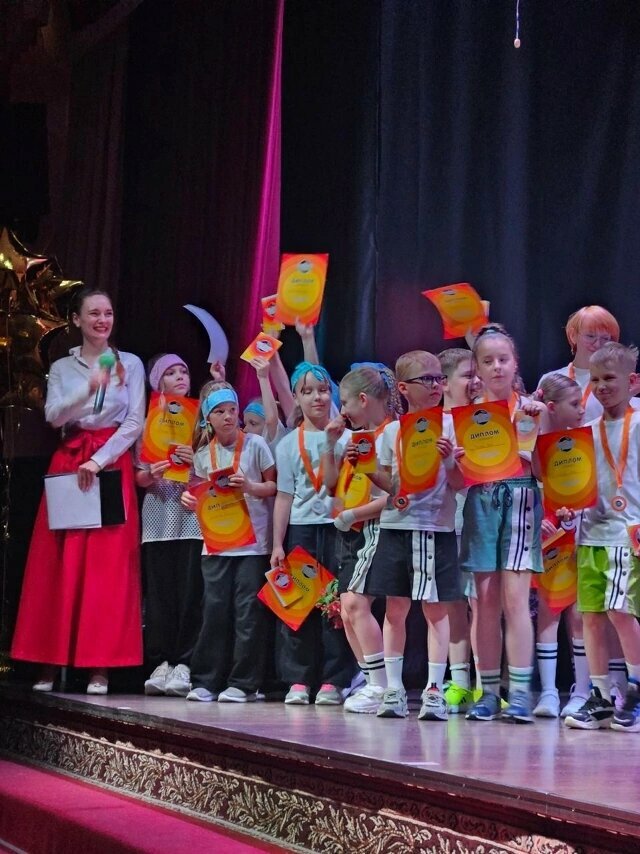 Dans okulları Fox&Forest Community, Moskova, foto