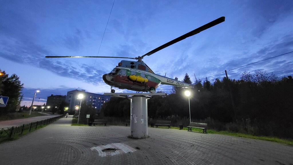 Anıt, heykel Вертолёт Ми-2 - памятник покорителям севера, Sosnogorsk, foto