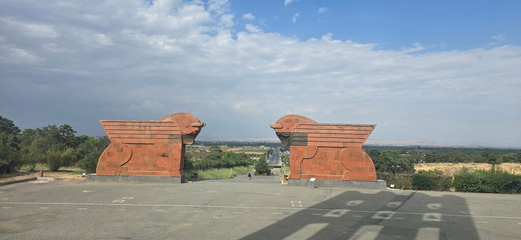 Dağ zirvesi Qarablur, Armavir, foto