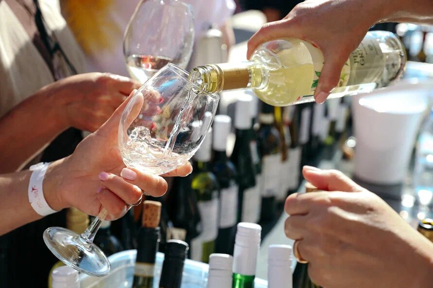 Alkollü içecekler Somel'e, Novosibirsk, foto