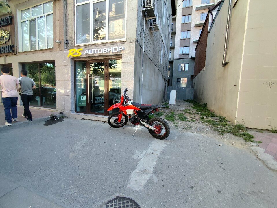 Otomobil yedek parçaları Repair Service, Makhachkala, foto