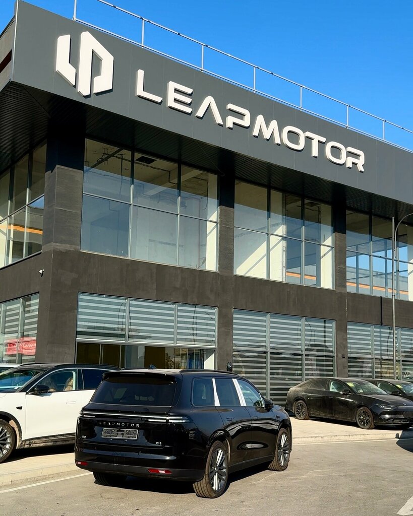 Otomobil satış galerileri Leapmotor Index, Taşkent, foto