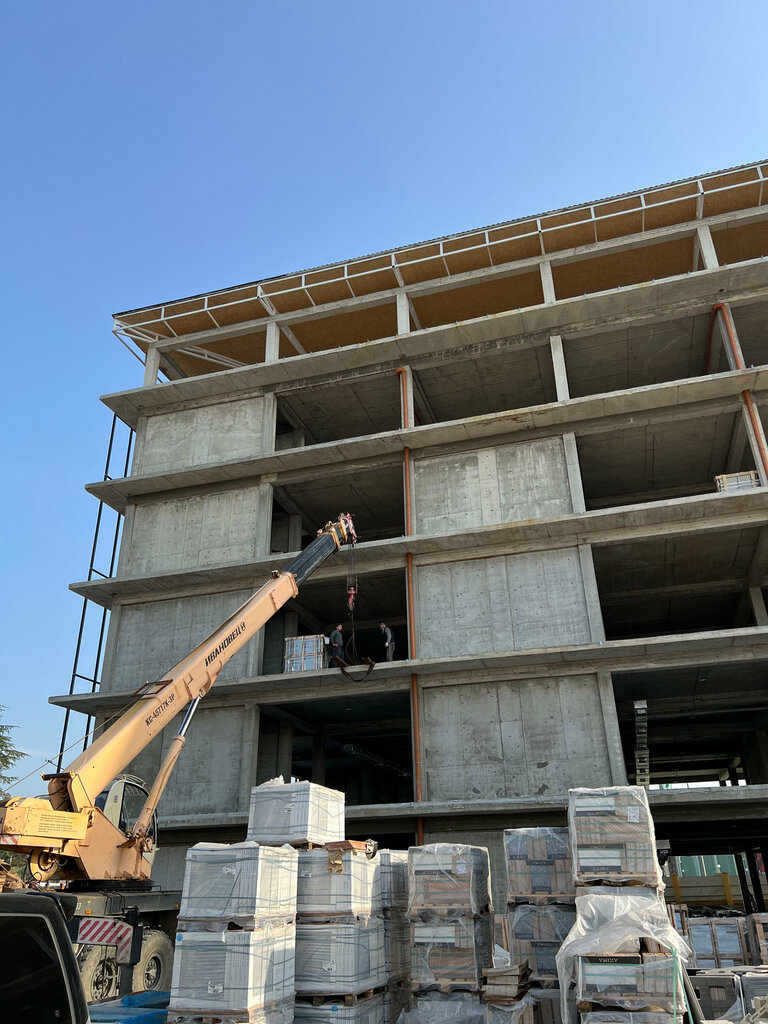 Yapı malzemeleri pazarı Строй-двор Позитив, Gulripş Bölgesi, foto