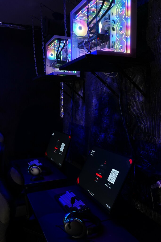 Bilgisayar kulübü Warp Sector, Krasnoyarsk, foto