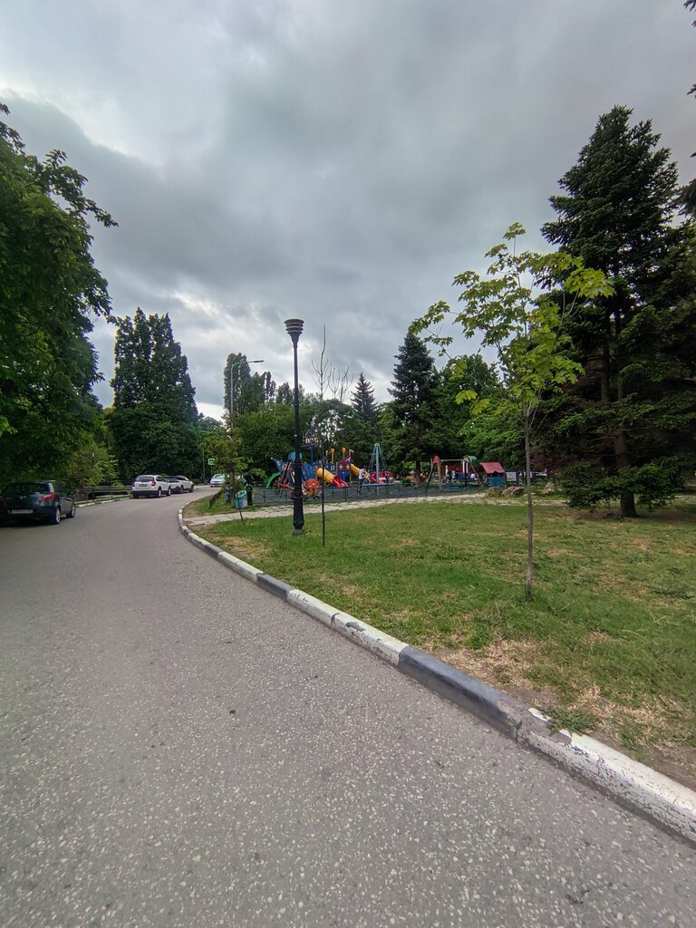 Kültür ve eğlence parkları Сквер Воинов-интернационалистов, Simferopol (Akmescit), foto
