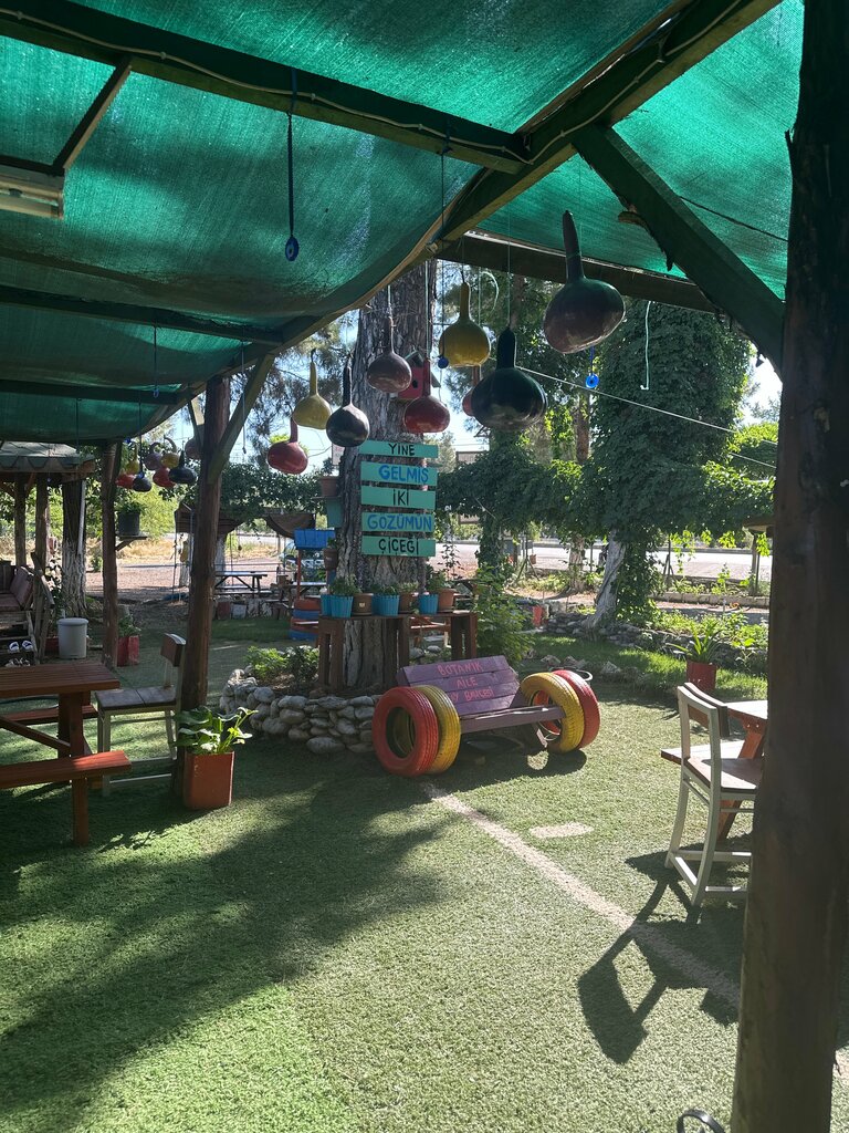 Kafe Botanik Aile Çay Bahçesi, Kale, foto
