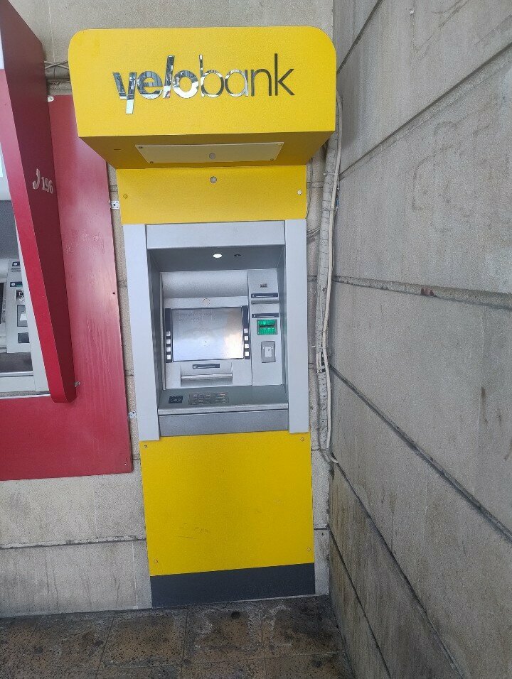 ATM'ler Yelo Bank, Bakü, foto