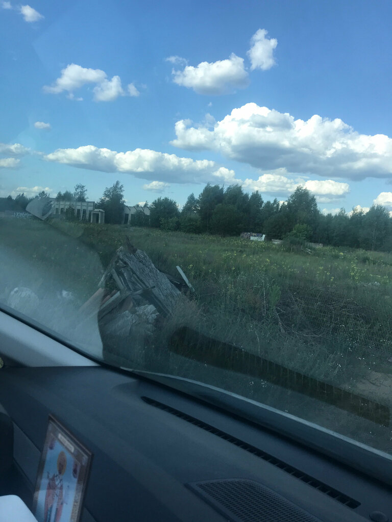 Unutulmaz olayların yeri Ruins of a dairy farm, Moskova ve Moskovskaya oblastı, foto