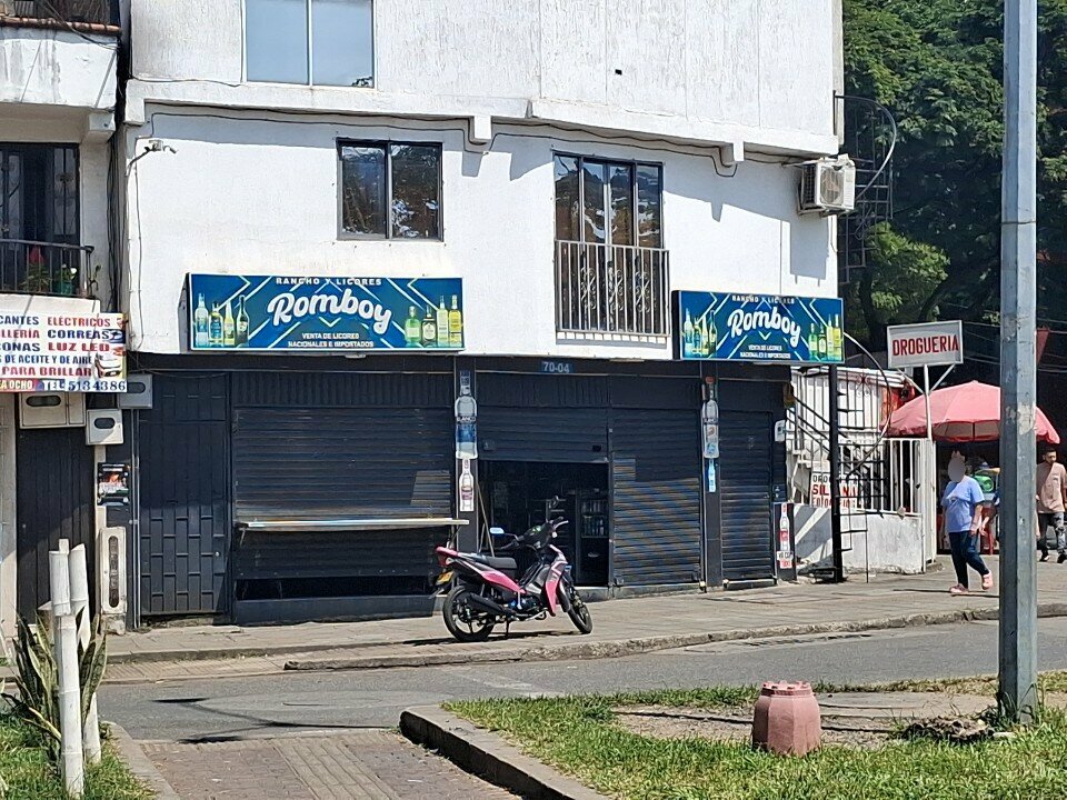 Tütün, sigara mağazaları Licores romboy, Cali, foto