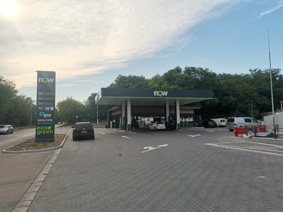 Benzin istasyonu Now, Kişinev, foto
