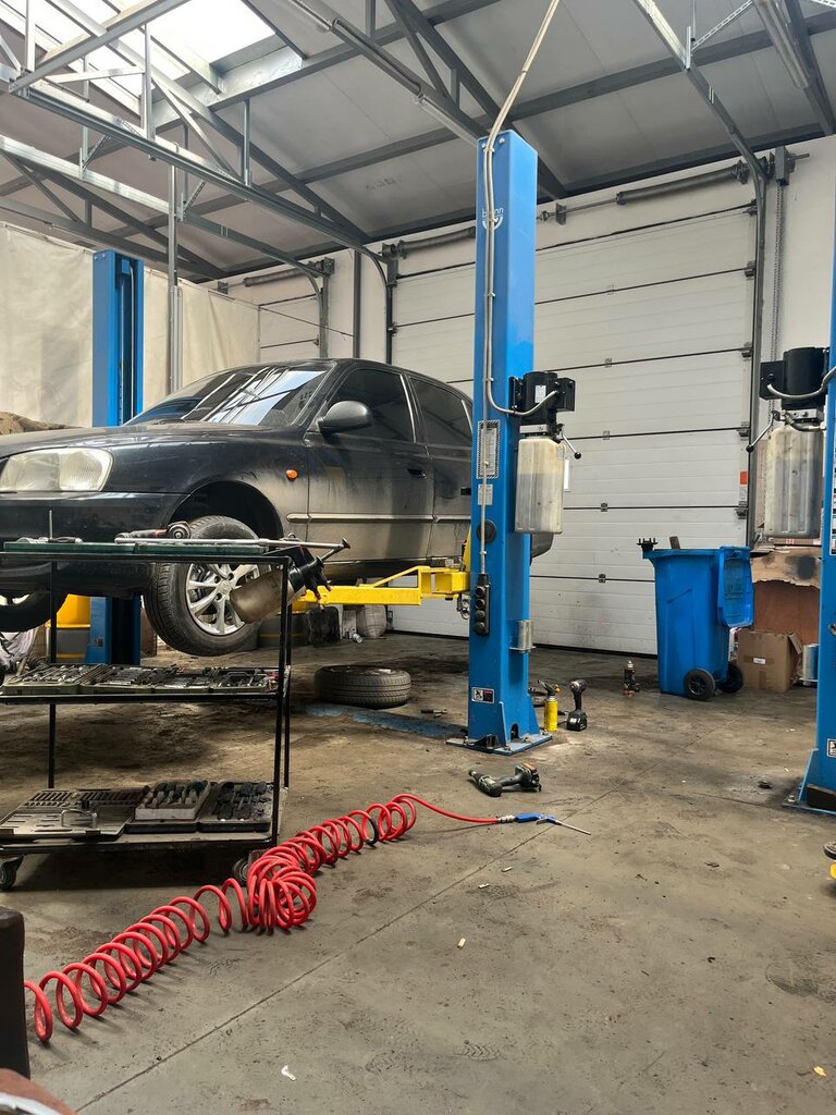 Otomobil servisi A2 Service, Şahty, foto