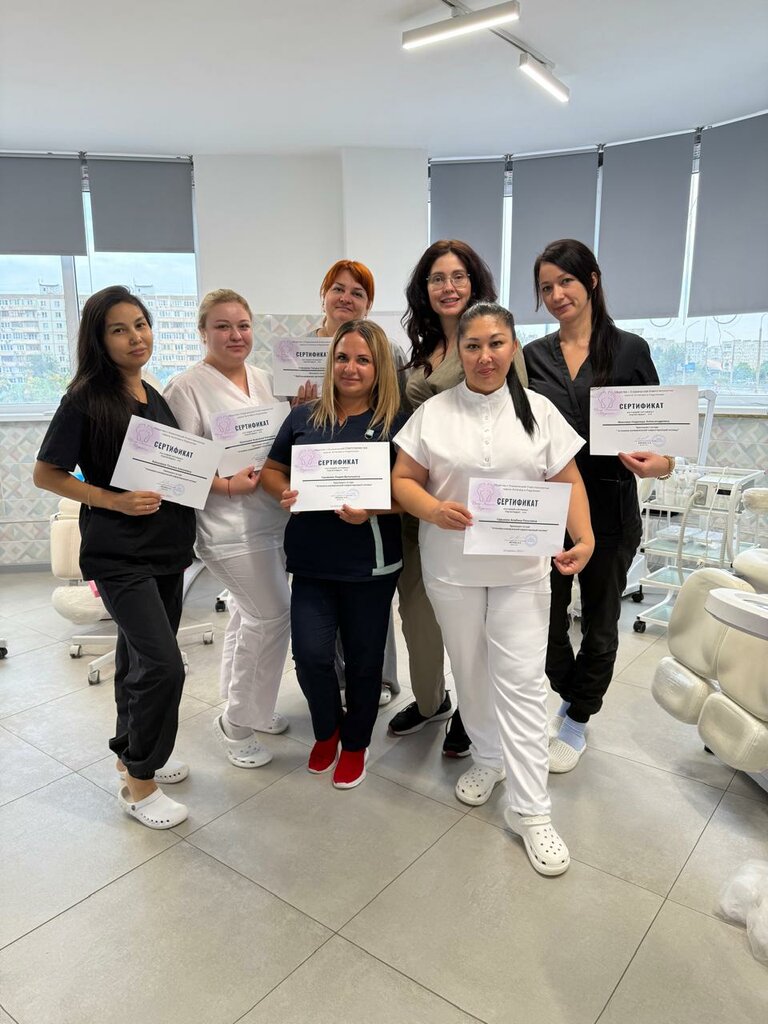 Manikür-pedikür Tsentr estetiki i podologii, Astrahan, foto