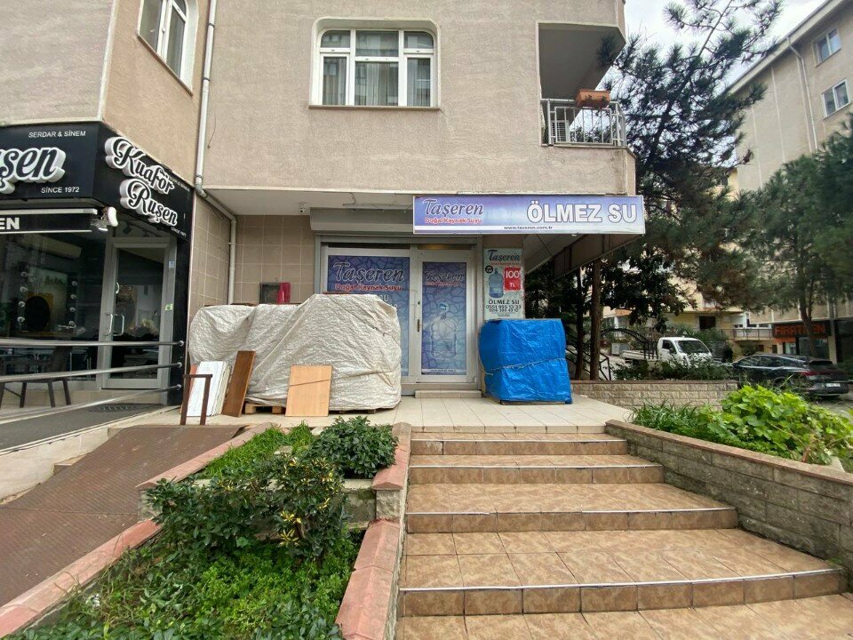 Su satışı Taşeren Ölmez Su, İstanbul, foto