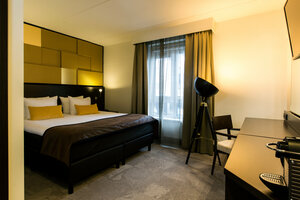 Oranje Hotel Leeuwarden (Stationsweg No:4, Leeuwarden), otel  Leeuwarden'den