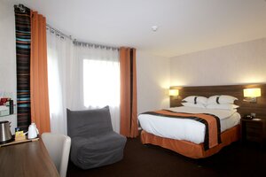 Holiday Inn Paris Montmartre (Rue Damrémont No:23, 18e Arrondissement, Paris), otel  Paris'ten