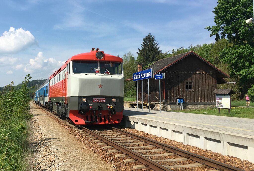 Tren istasyonu Zlatá Koruna, Güney Bohemya Bölgesi, foto