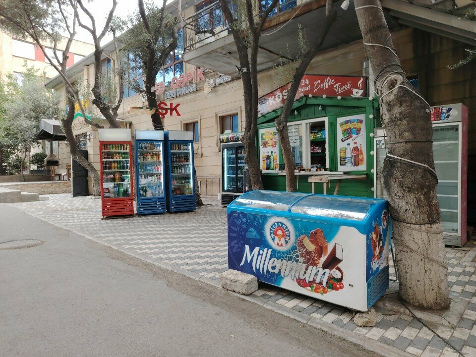 Su satışı Köşk, Bakü, foto