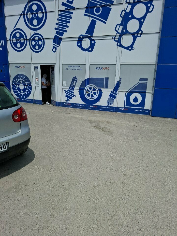 Otomobil servisi Ciak Auto, Güney Backa İlçesi, foto