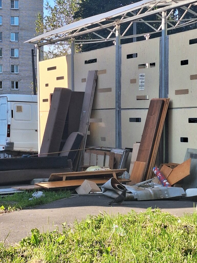 Çöp alanları Trash and garbage disposal area, Saint‑Petersburg, foto