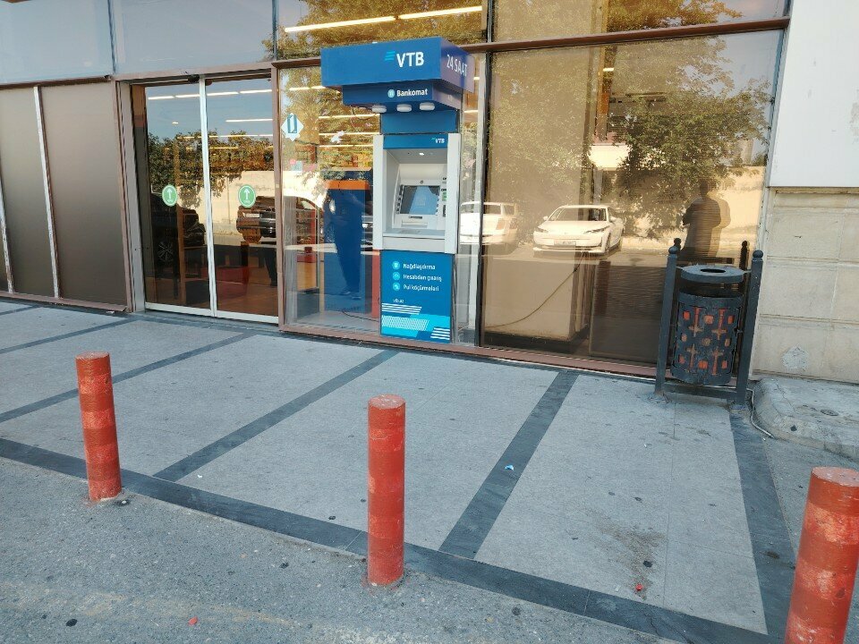 ATM'ler Vtb ATM, Bakü, foto