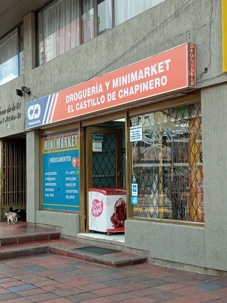 Market Droguería y Minimarket El Castillo de Chapinero, Bogota, foto