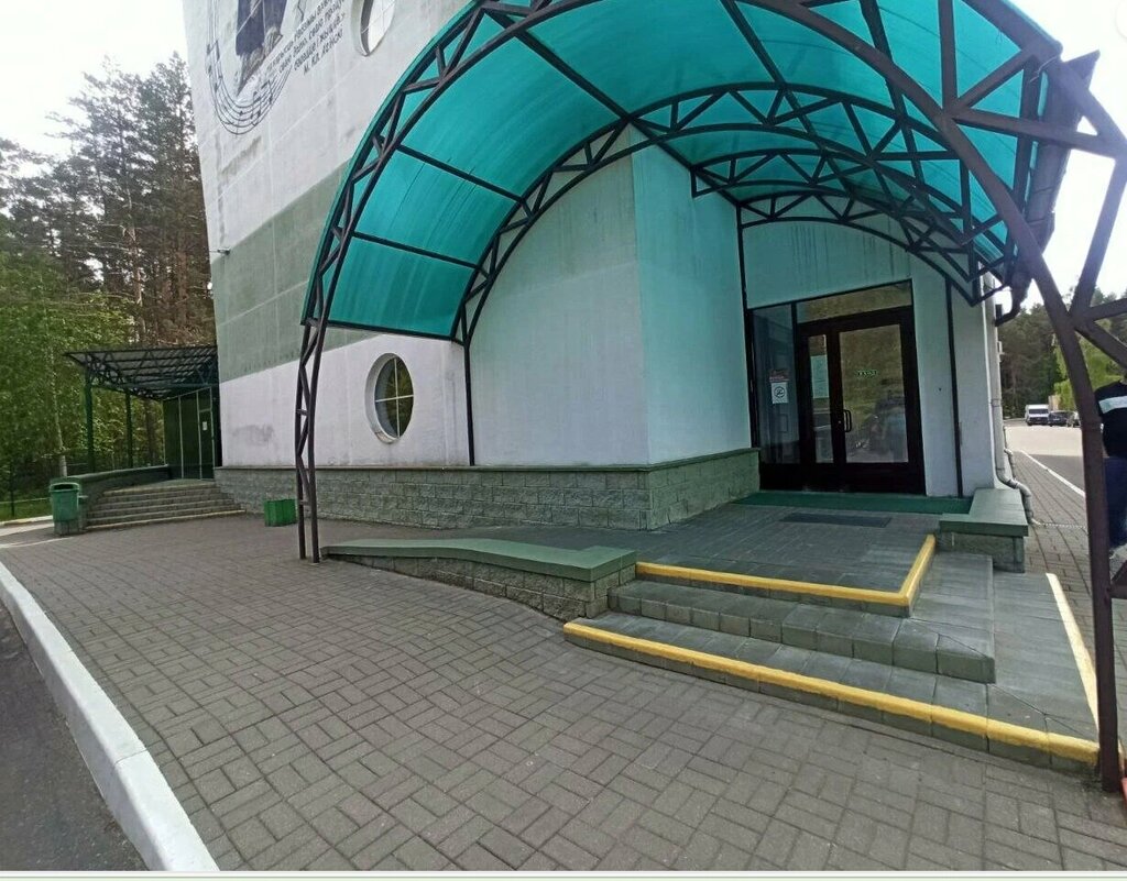 Otomobil yedek parçaları Kartlantis, Minsk, foto