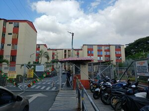 Multifamiliares La Base (Valle del Cauca, Municipio de Santiago de Cali, Comuna 8, Urbanización La Base, Calle 62), pansiyonlar, hosteller  Cali'den
