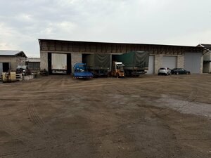 Грузовой автосервис (Stroitelnaya ulitsa No:2/2), otomobil servisi  Pavlovsk'tan