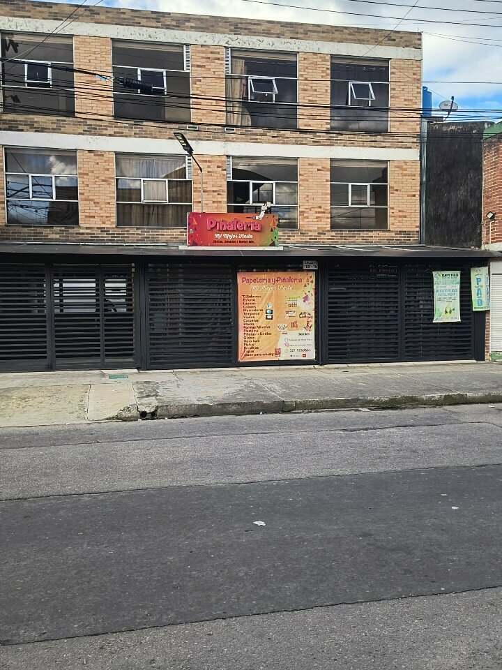 Kutlama ürünleri Piñateria Mi Mejor Fiesta, Bogota, foto