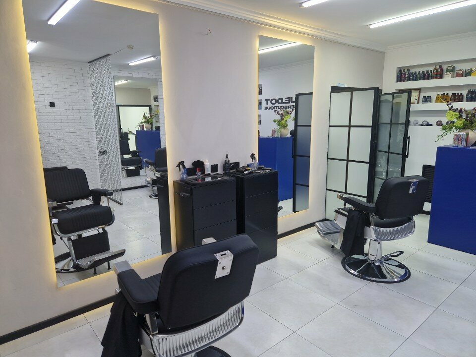 Berberler Blue. Dot Barber Boutique, Almatı, foto