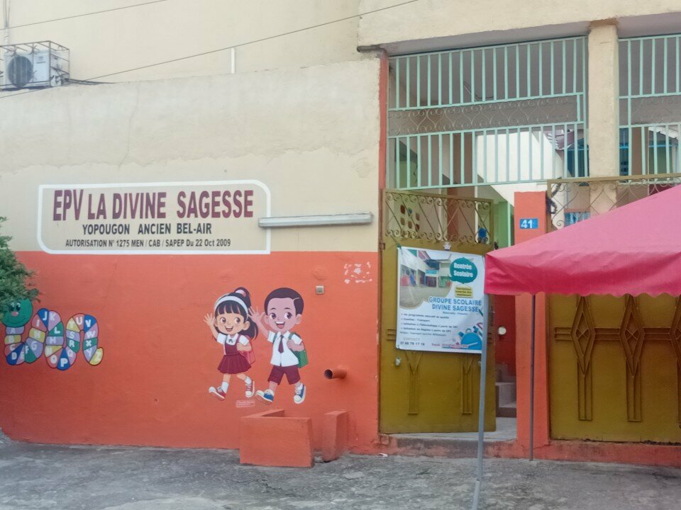 Ortaokul Divine Wisdom Nursery School, Abican, foto
