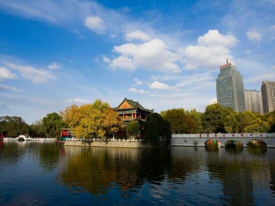 Otel Homeinn · neo, Urumqi, foto