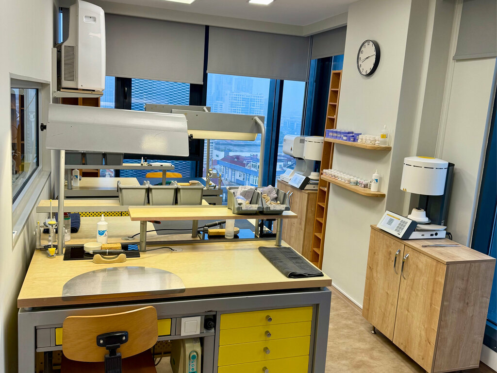 Diş laboratuvarı Dent Molar Diş Laboratuvarı, İstanbul, foto