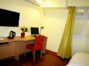 Homeinn Pebble Hotel (No.95 Huanghe Road), otel  Urumqi'den