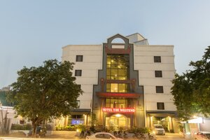 The Westend Hotel (State of Gujarat, Ahmedabad Sardar Vallabhbhai Patel International Airport), otel  Ahmadabad'dan