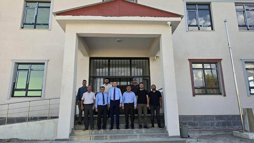 Devlet kurumları ve bakanlıklar Çaldıran Milli Eğitim Müdürlüğü, Çaldıran, foto