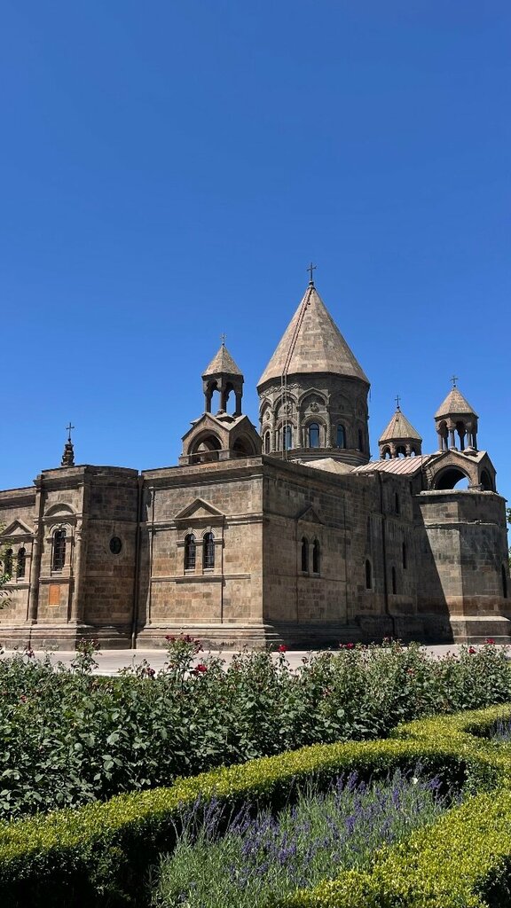 Restoran Ejmiacin Hacatun, Vağarşapat, foto