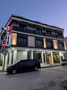 Fourpoints Airport Hotel (İstanbul, Arnavutköy, Yavuz Selim Mah., Besim Sok., 1), otel  Arnavutköy'den