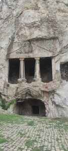 İskilip Kaya Mezarları (Çorum, İskilip, Kaleboğazı Mah., Hamam Sok.), turistik yerler  İskilip'ten