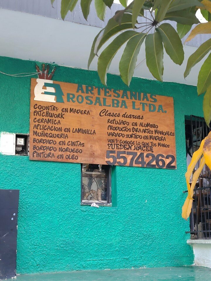 Mini-market Artesanias Rosalba, Medellin, foto