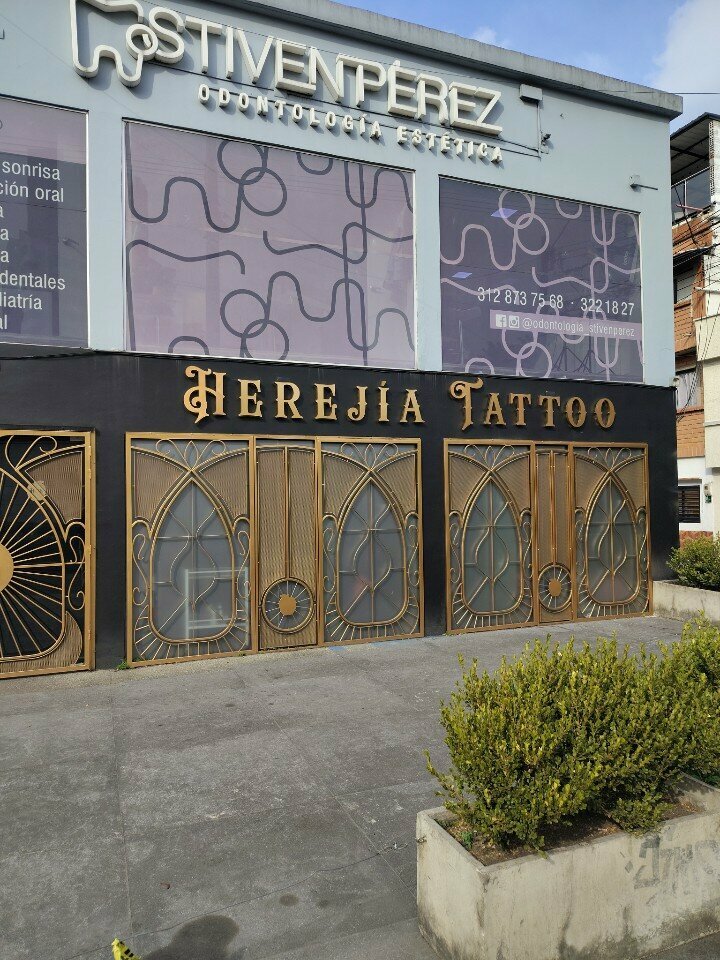 Dövmeciler Herejía Tattoo Studio, Medellin, foto