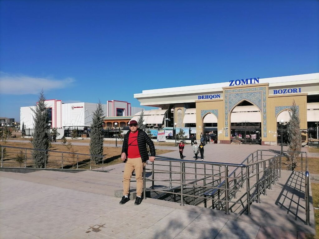 Gıda pazarı Zomin Dehqon bozori, Cizzak eyaleti, foto