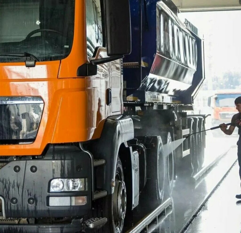 Kamyon oto yıkama ЧистоГруз, Koroliov, foto