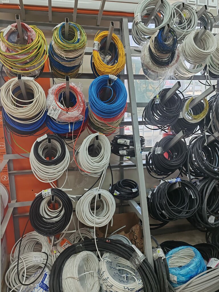 Elektrik ve elektrikli ürün mağazası Инженерные сети, Goriaçi Kliuç, foto