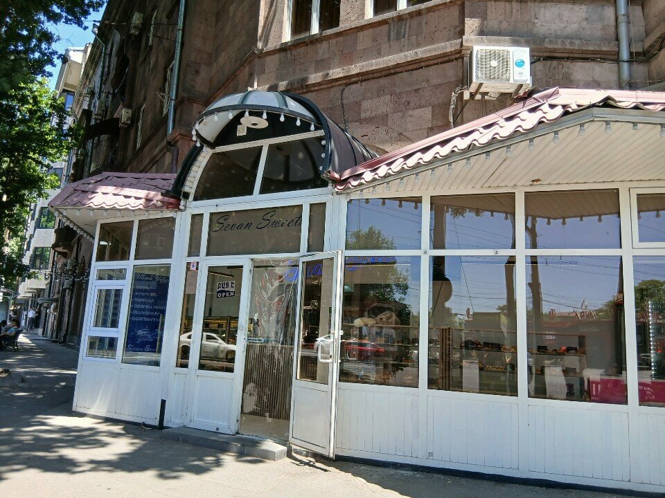 Pasta, şekerleme ve tatlı Sevan Sweets, Erivan, foto
