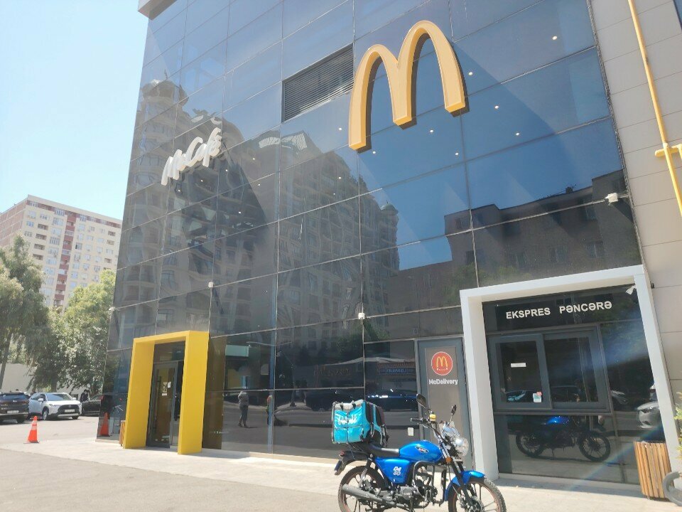 Fast food McCafe, Bakü, foto