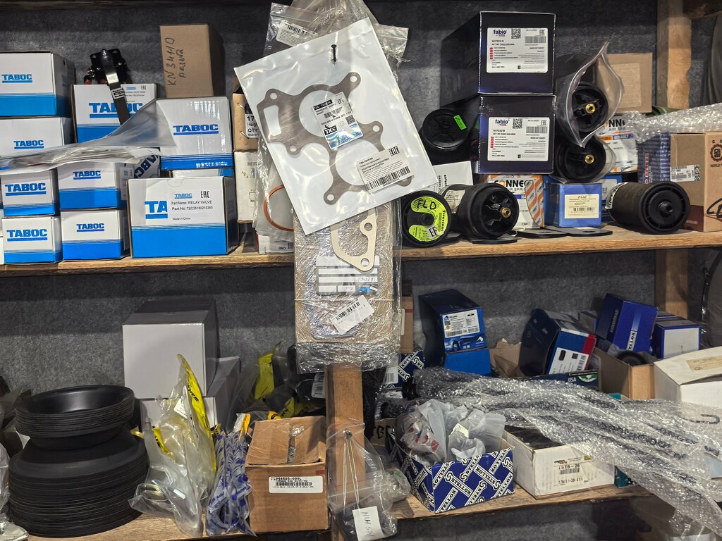 Otomobil yedek parçaları Автозапчасти для грузовых иномарок, Vologodskaya oblastı, foto